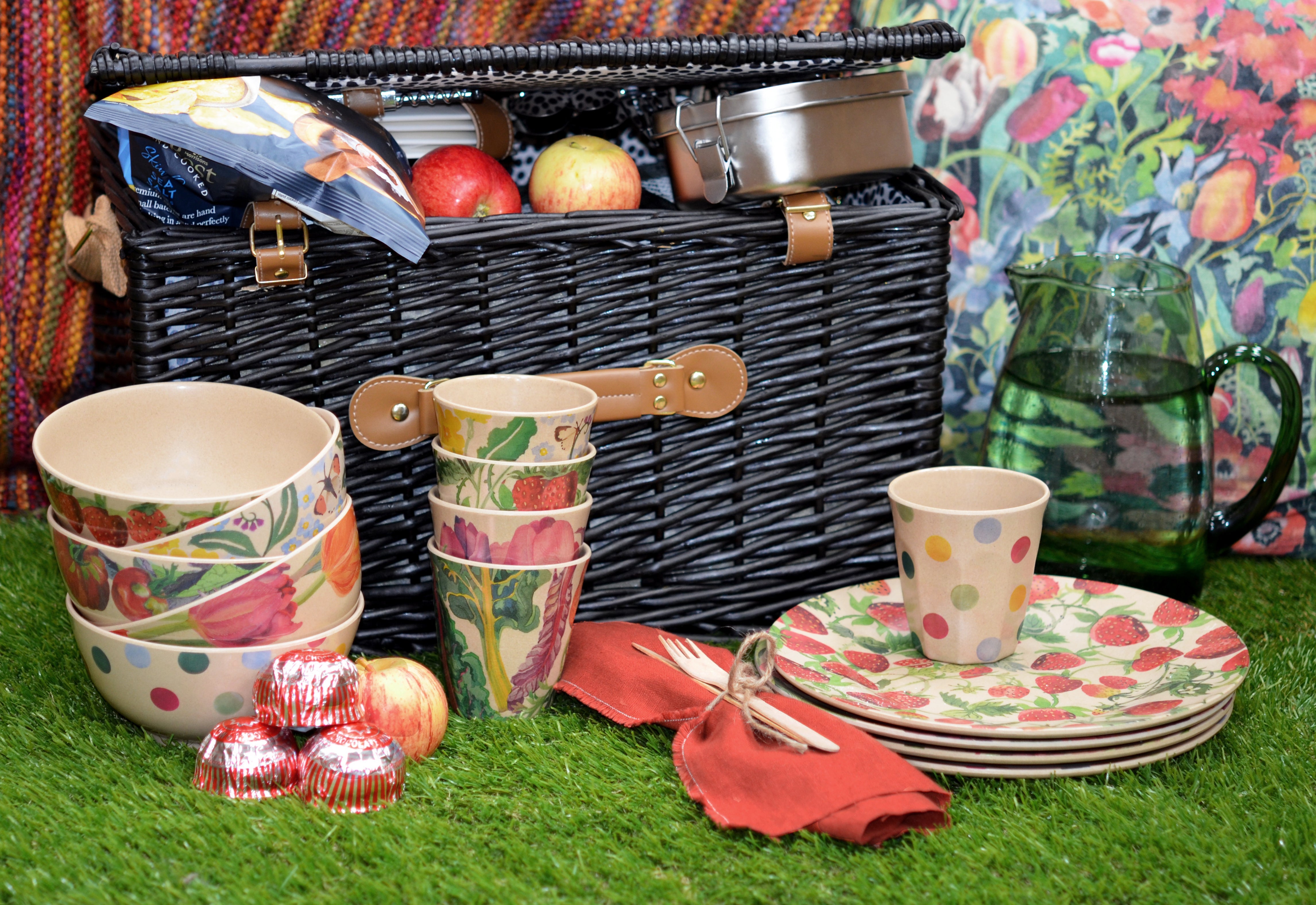 Kitchentins.com - Picnicware Collection